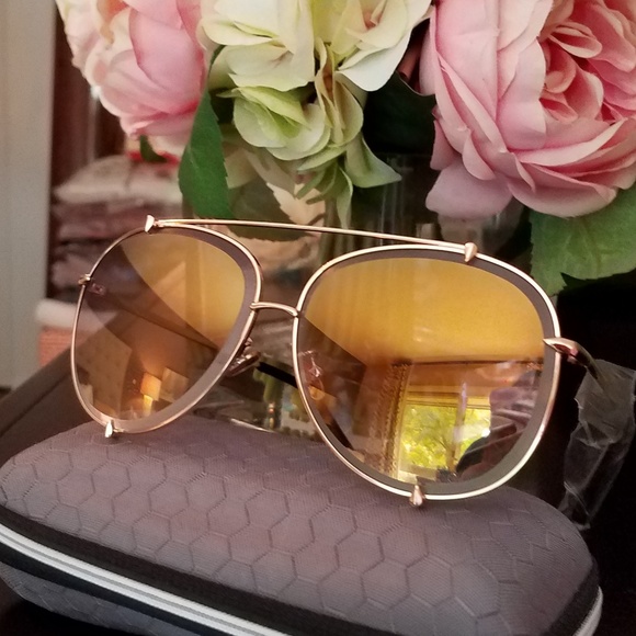 Glam Girl Fashion | Accessories | Nwt Gold Frame Aviator Sunglasses ...